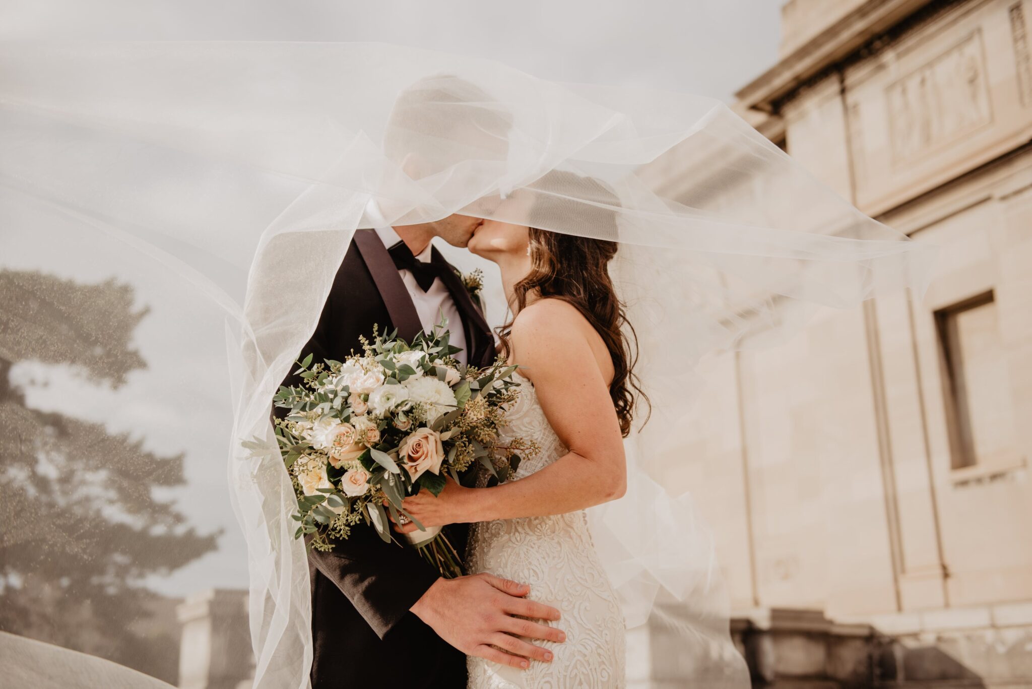 Step-by-Step Guide: Choreographing A Flash Mob Wedding Dance